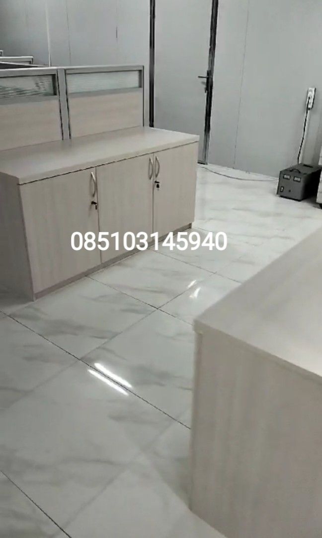 Workstation meja custom lapis hpl, Perabotan Rumah di Carousell
