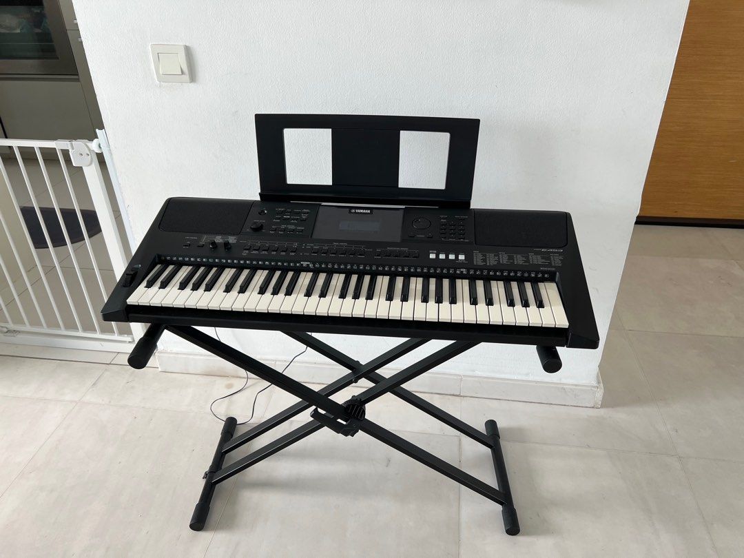 Yamaha PSR E453, Hobbies & Toys, Music & Media, Musical Instruments on ...
