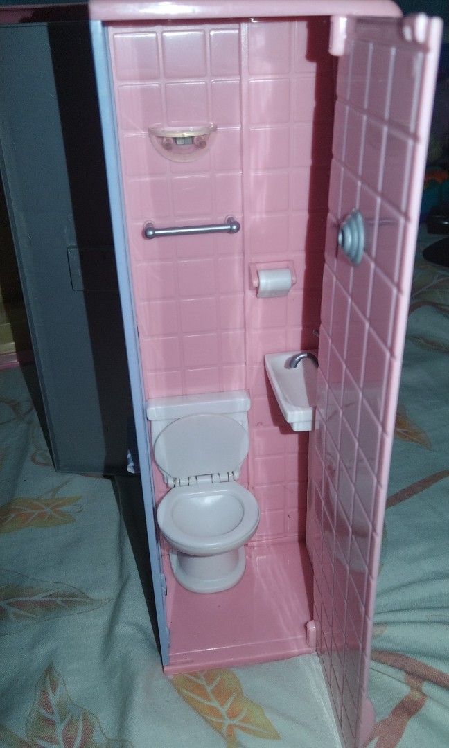 Barbie Hot Tub party bus (2006)- discontinued, Hobbies & Toys, Toys ...