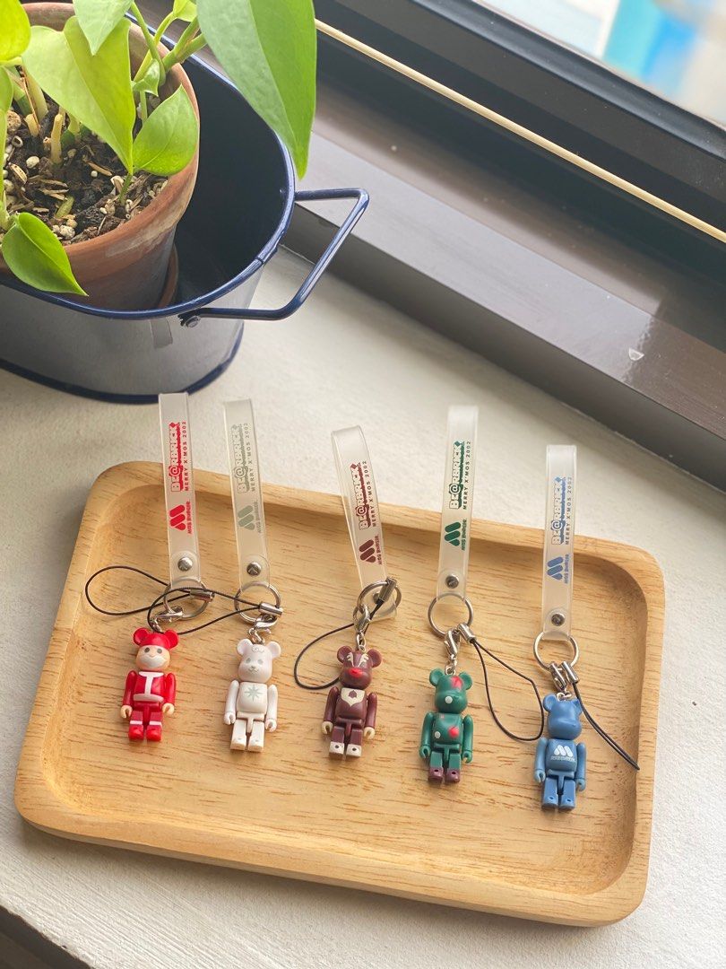 Bearbrick Christmas Mos Burger Set, Hobbies & Toys, Memorabilia ...