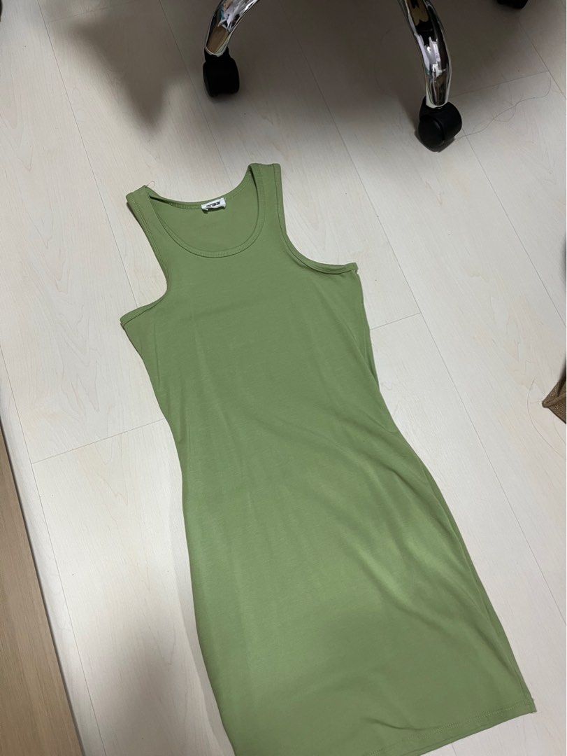 BN Body-con green dress, Women's Fashion, Dresses & Sets, Dresses on ...