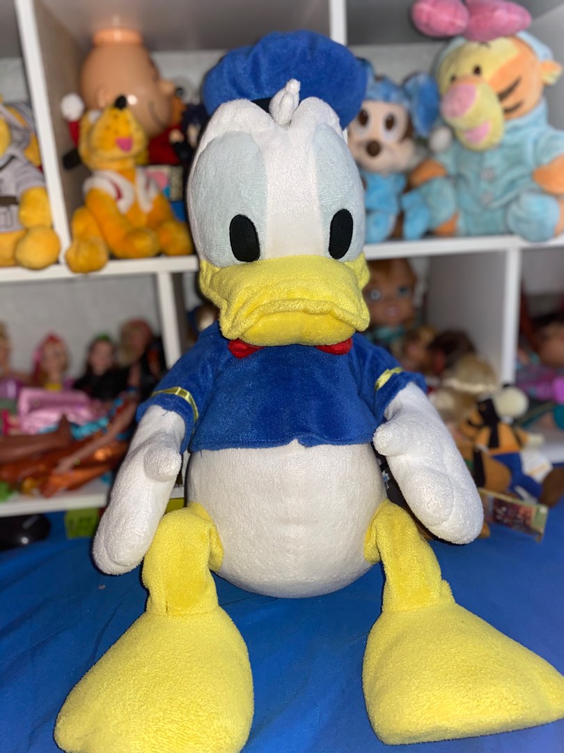 Boneka Donald Duck, Toys & Collectibles, Mainan di Carousell