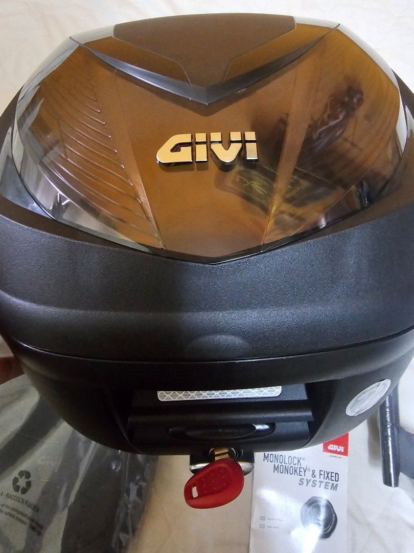 Box monorack givi Y16, Auto Accessories on Carousell