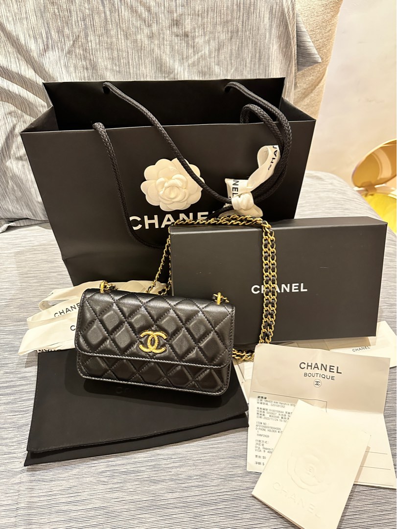 Chanel 23C mini woc 手機包（已售出）, 名牌精品, 精品包與皮夾在旋轉拍賣