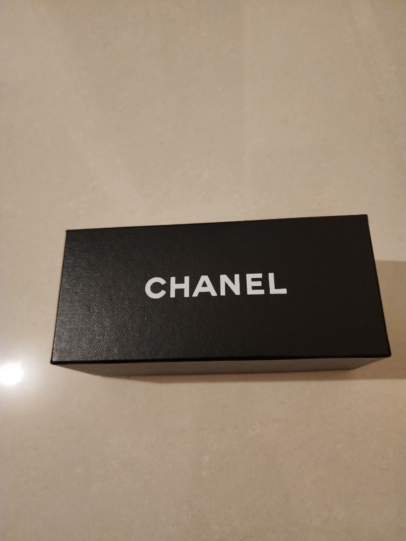 chanel box, Fesyen Pria, Aksesoris, Kacamata di Carousell