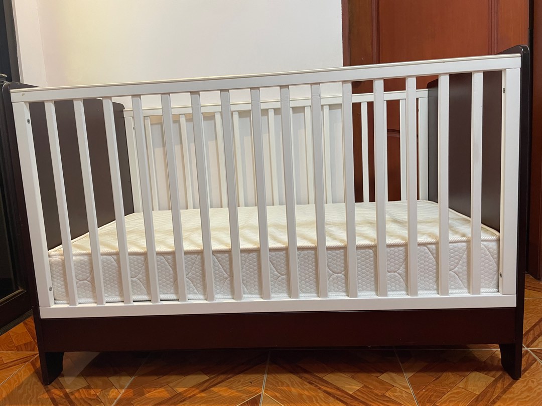 Cuddlebug Vernon 3-in-1 Convertible Crib - White/Coffee, Babies & Kids ...