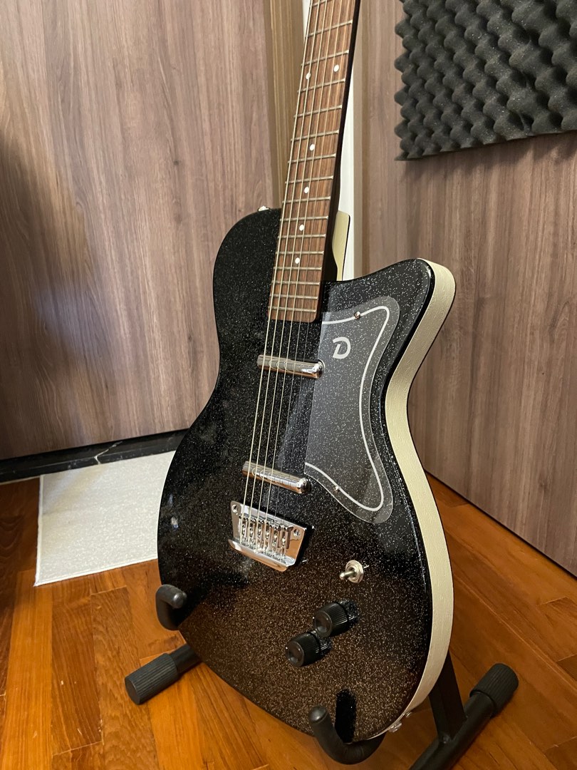 Danelectro Baritone Electric Guitar - Black Metalflake, Hobbies & Toys ...