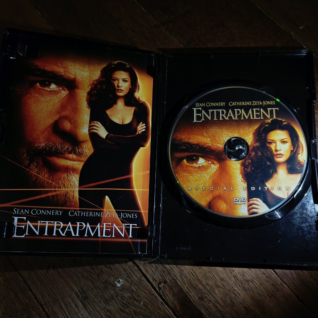 Entrapment DVD Full-screen Edition, Hobbies & Toys, Music & Media, CDs ...
