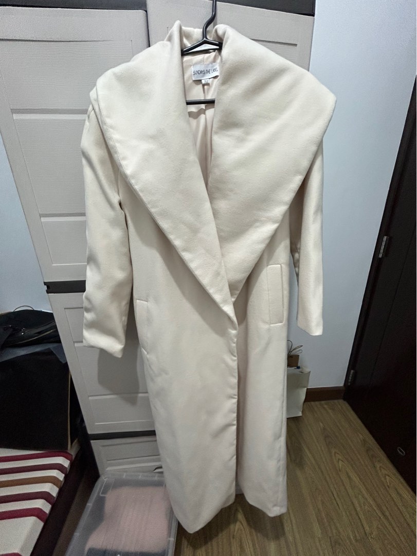 Long Cream Coat, Women's Fashion, Coats, Jackets and Outerwear on Carousell