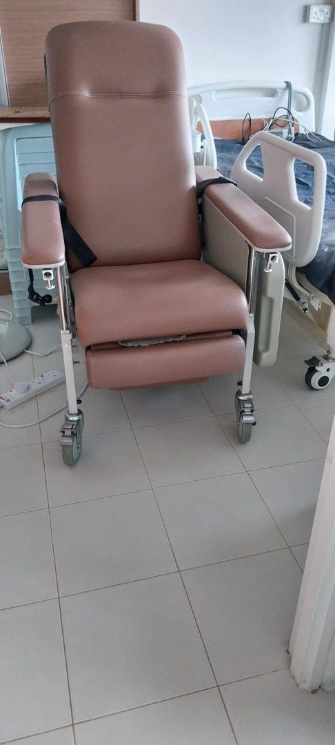 Geriatric Chair - Recline function, Health & Nutrition, Assistive ...
