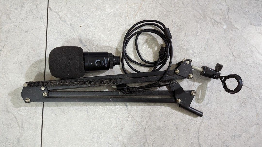 GoLive Mic Podpro 700 condenser mic with stand, Audio, Microphones on ...