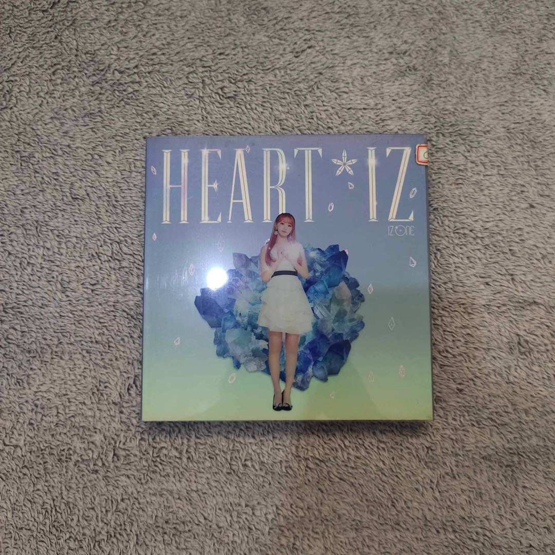 HEART*IZ ALBUM (SAPPHIRE VER), Hobbies & Toys, Memorabilia ...