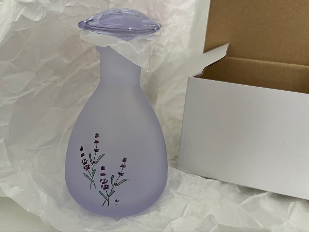 Japan Hokkaido Otaru Kitaichi (北一) Glass bottle, Furniture & Home ...