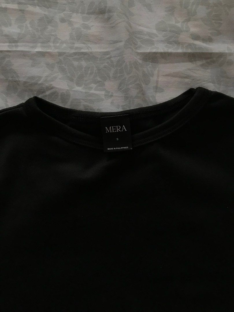 Mera Basics Naomi T-Shirt in black, Women's Fashion, Tops, Shirts on ...
