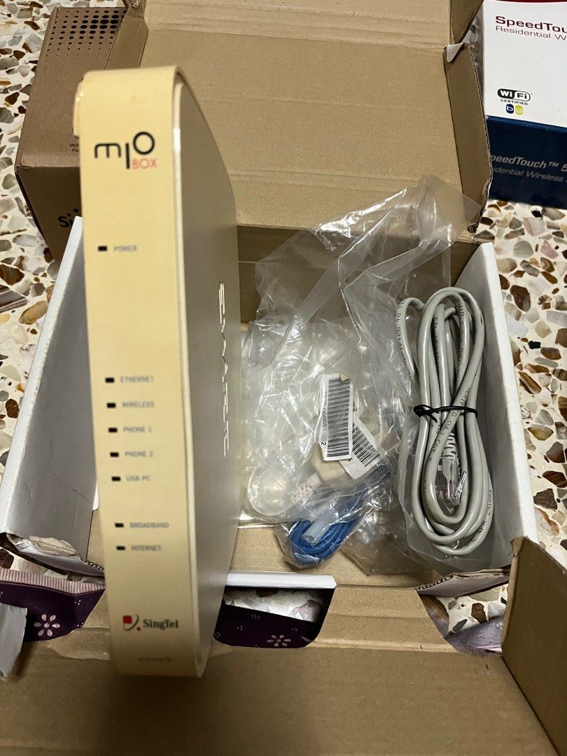 MIO router from SingTel, Mobile Phones & Gadgets, Mobile & Gadget ...