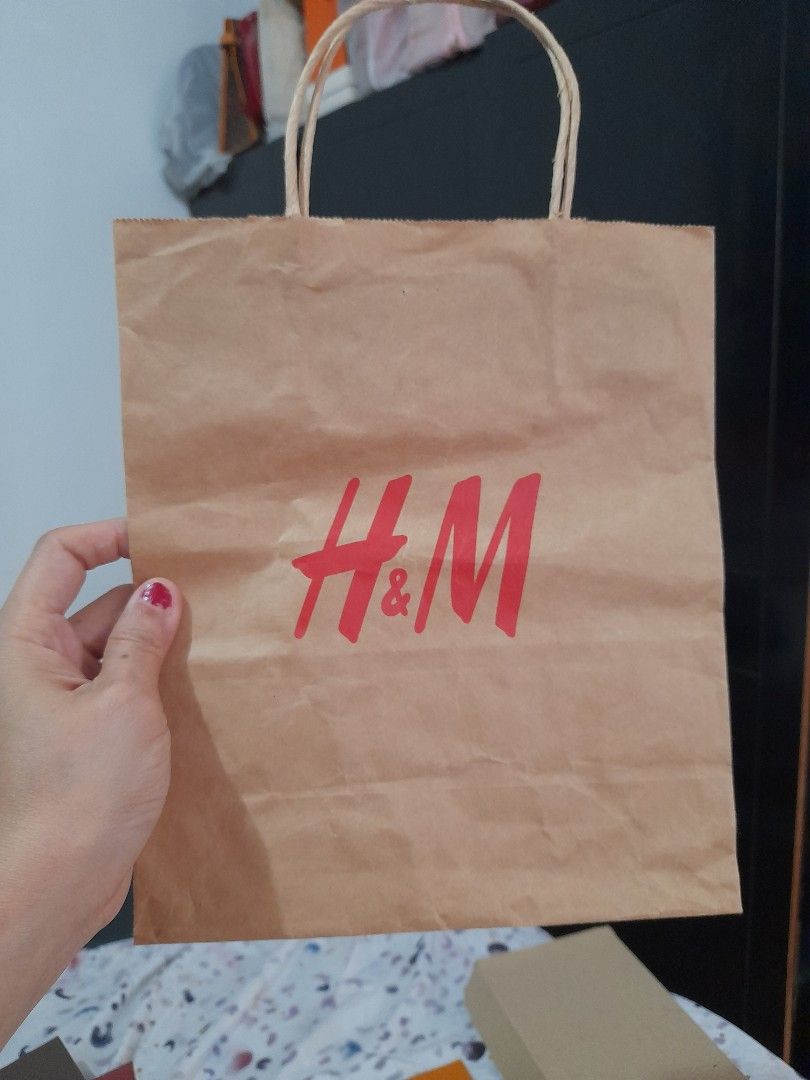 Paper Bag H&M original, Fesyen Wanita, Tas & Dompet di Carousell