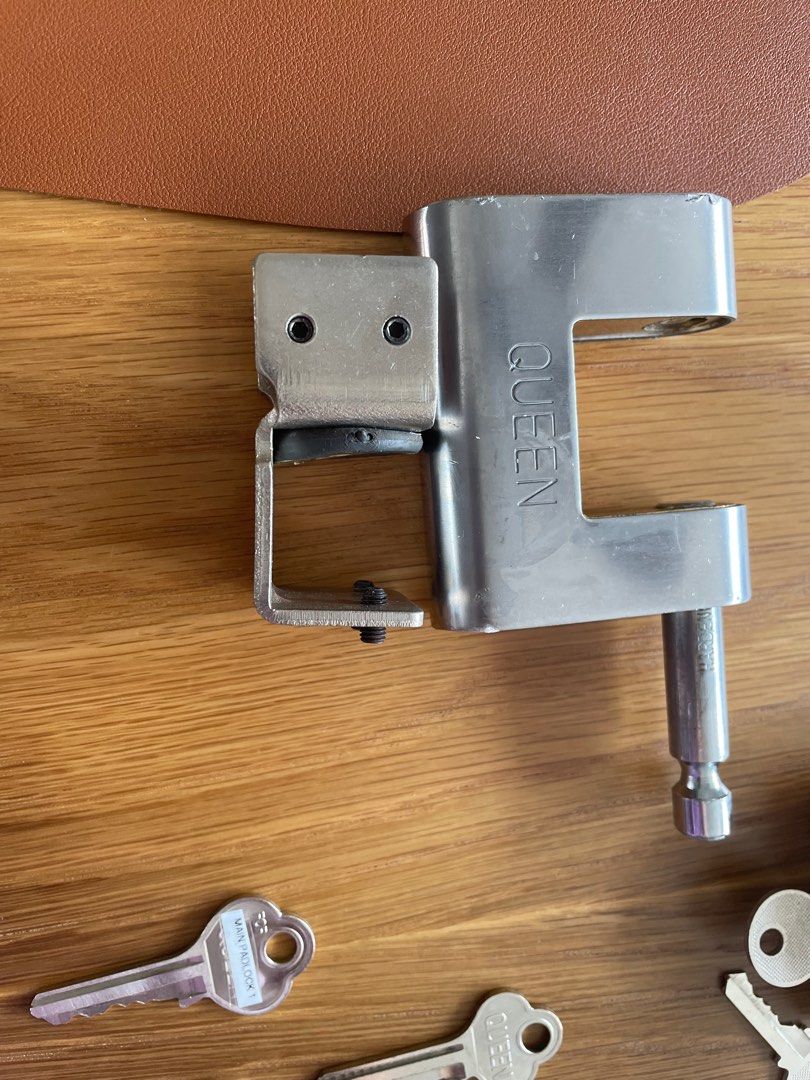 Queen heavy duty gate lock and regular padlock, Furniture & Home Living ...