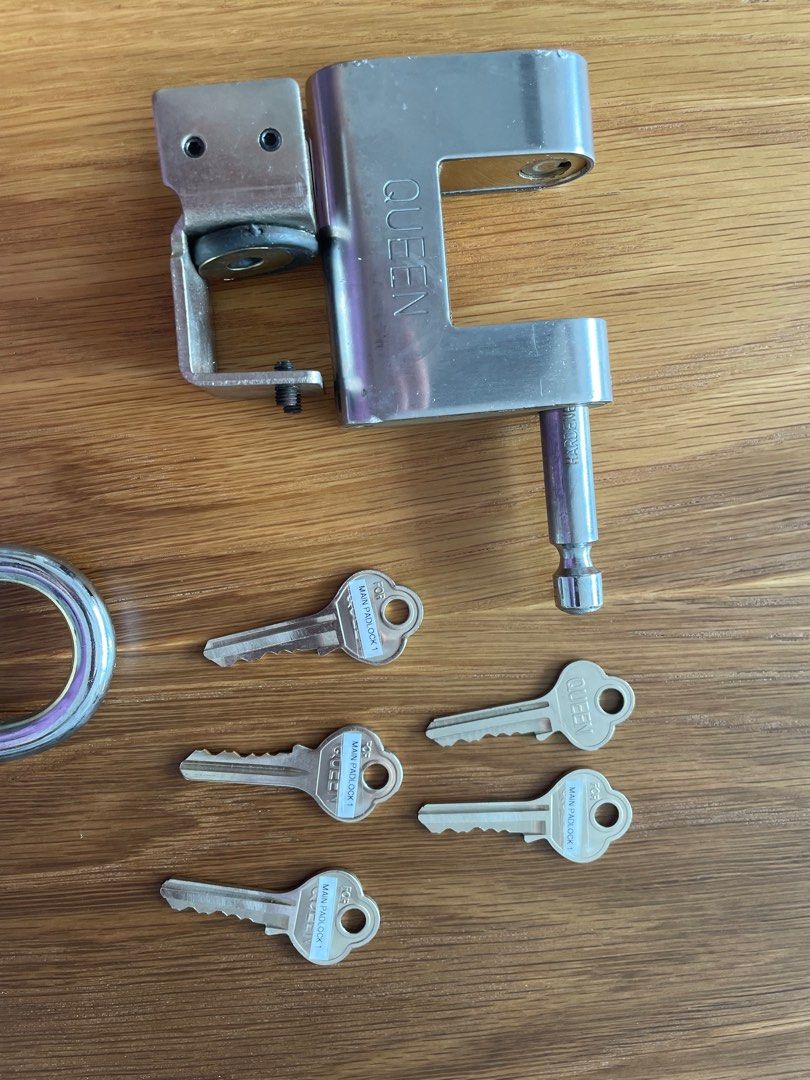 Queen heavy duty gate lock and regular padlock, Furniture & Home Living ...