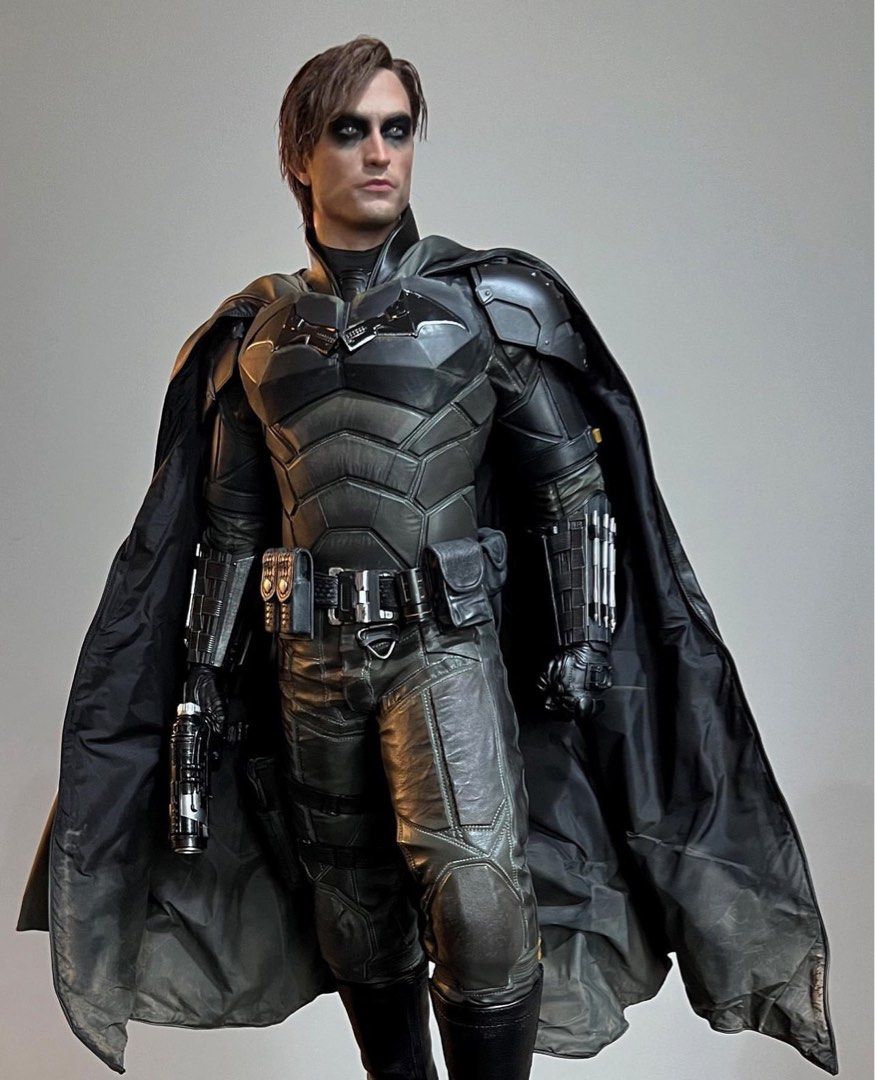 Queen Studios The Batman 1/3 scale deluxe, Hobbies & Toys, Toys & Games ...