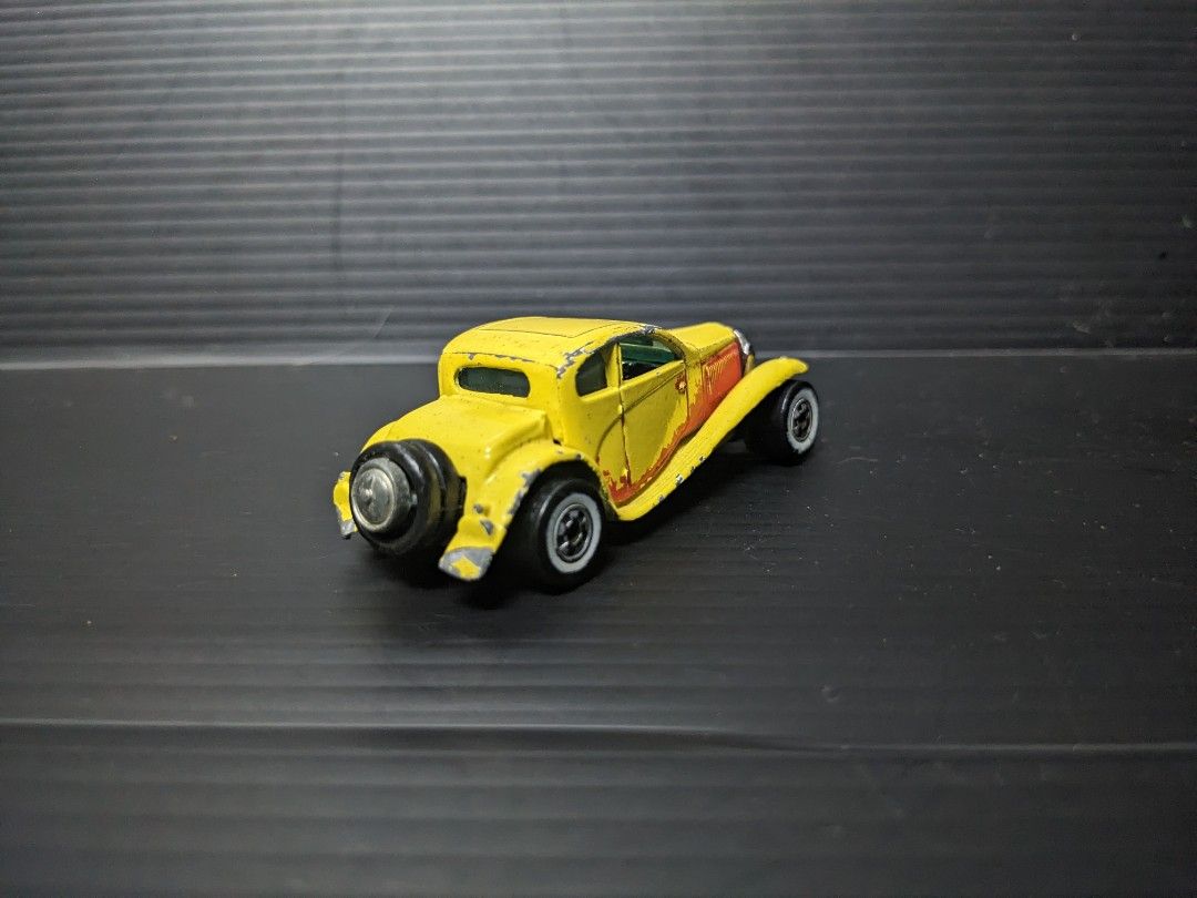 RARE Hot Wheels 1937 Bugatti Street Rod Yellow White Wall VINTAGE 1980 ...