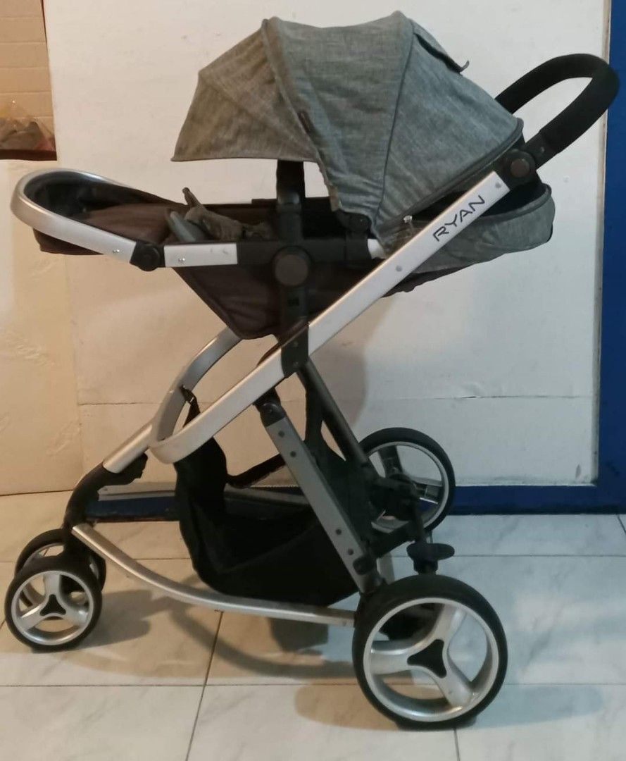 Ryan stroller, Babies & Kids, Babies & Kids Fashion on Carousell