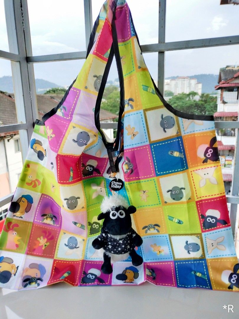 Shaun the sheep plush toy + Shaun the sheep tote bag, Hobbies & Toys ...