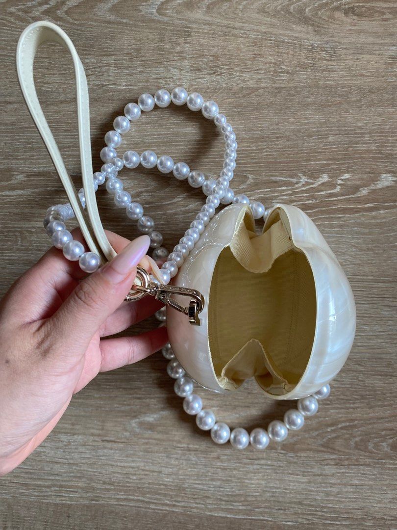Simone Rocha White Micro Heart Bag, 女裝, 手袋及銀包, 手拿包 - Carousell