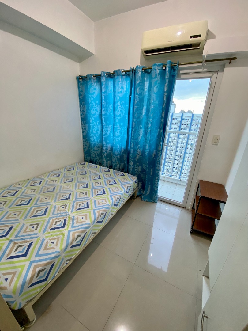 SM Light Residences 1BR Condo Edsa Boni MRT Ortigas Mandaluyong Makati ...