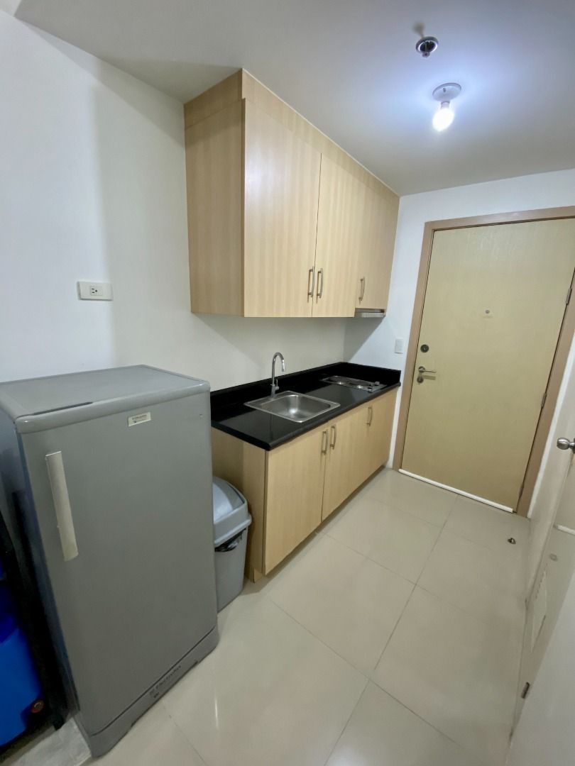 SM Light Residences 1BR Condo Edsa Boni MRT Ortigas Mandaluyong Makati ...