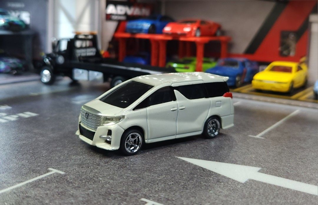 Tomica Toyota Alphard, Hobbies & Toys, Toys & Games on Carousell