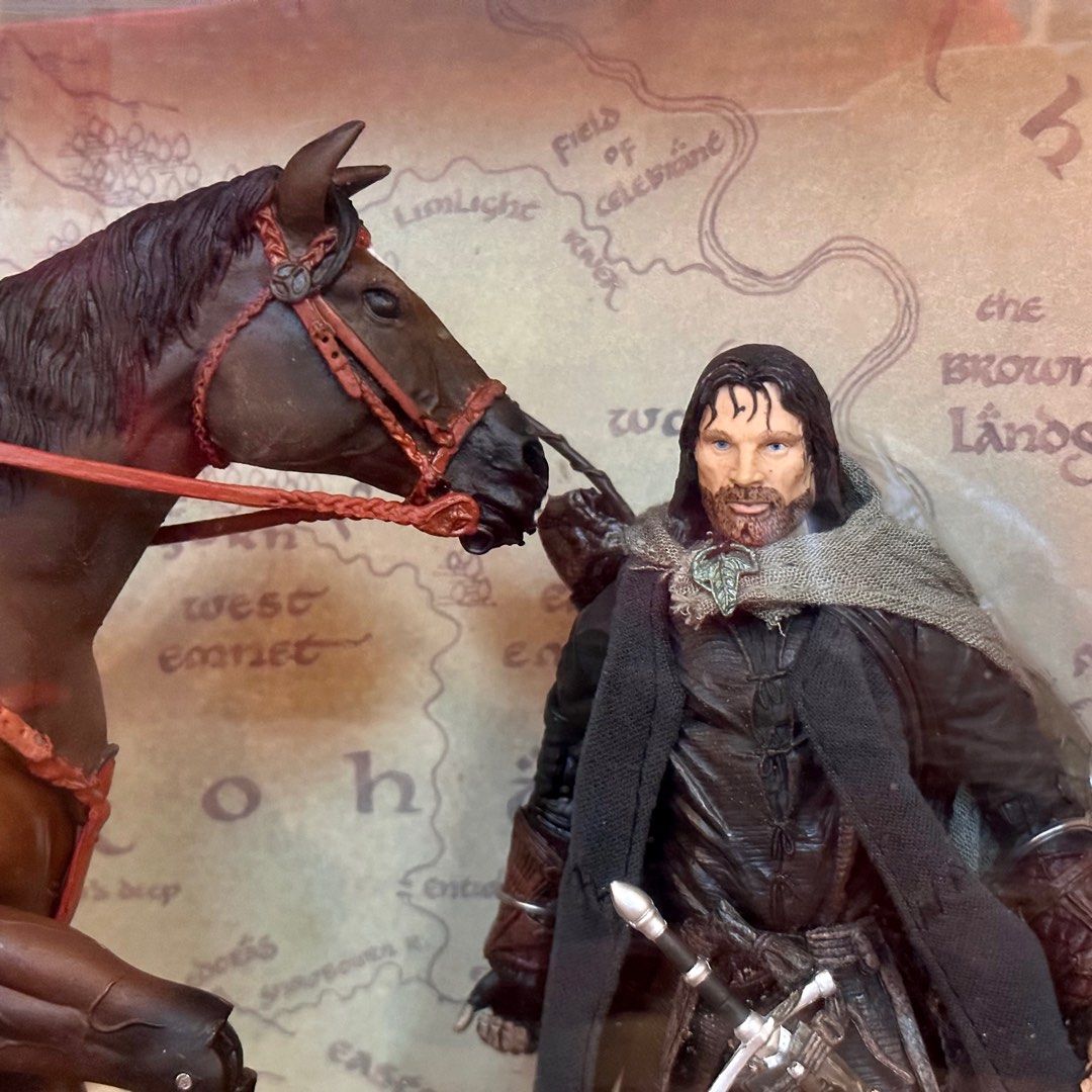 ToyBiz Lord of the Rings LOTR TTT Aragorn and Brego Deluxe Horse and ...