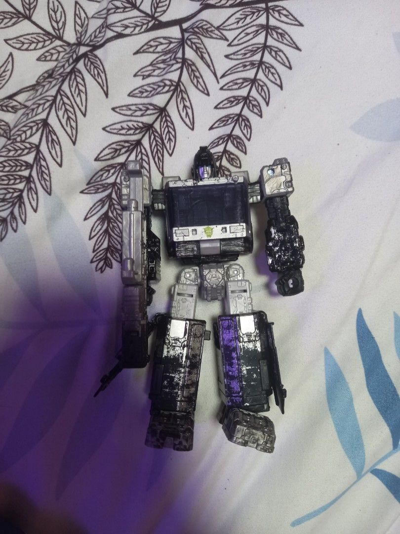 Transformers deseeus army drone, Hobbies & Toys, Toys & Games on Carousell