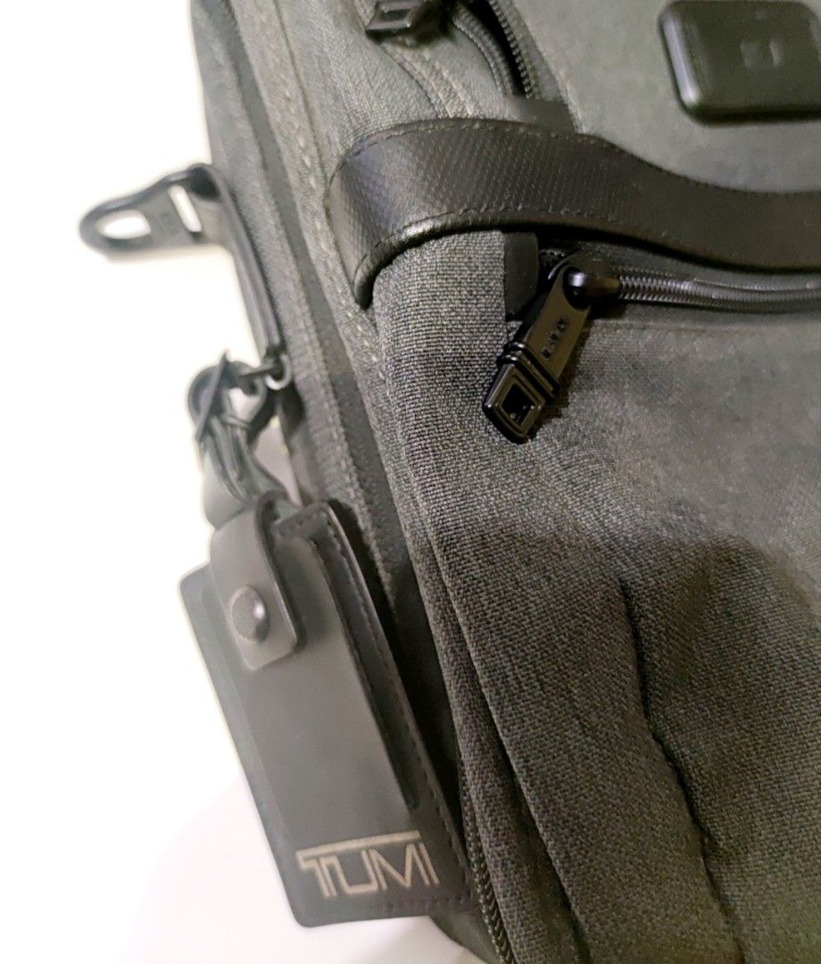 Tumi Alpha Compact Briefcase Organiser, Computers & Tech, Parts ...