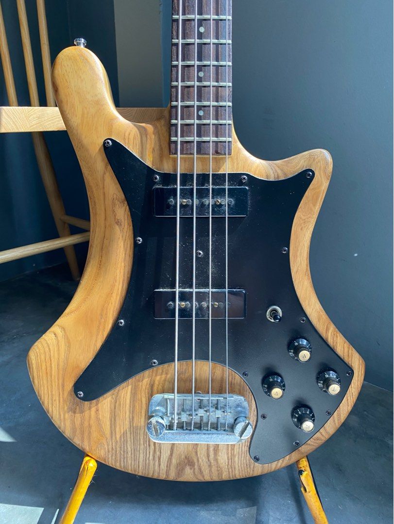 Vintage Guild B302-A bass guitar, Hobbies & Toys, Music & Media ...