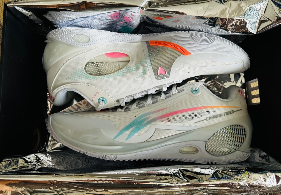 WOW 808 III Ultra, Men's Fashion, Footwear, Sneakers on Carousell