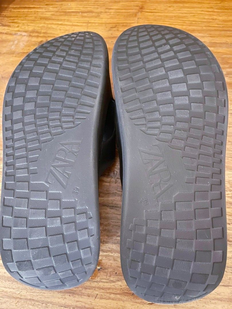 ZARA SLIPPER, Men's Fashion, Footwear, Slippers & Slides on Carousell