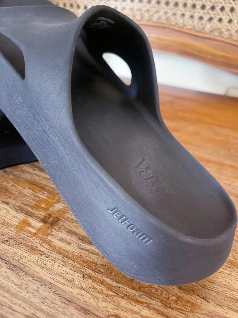 ZARA SLIPPER, Men's Fashion, Footwear, Slippers & Slides on Carousell