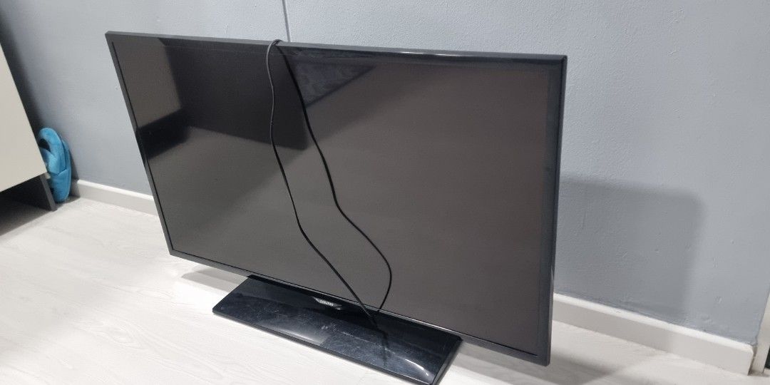 40' SAMSUNG SPOILT TV, TV & Home Appliances, TV & Entertainment, TV on ...