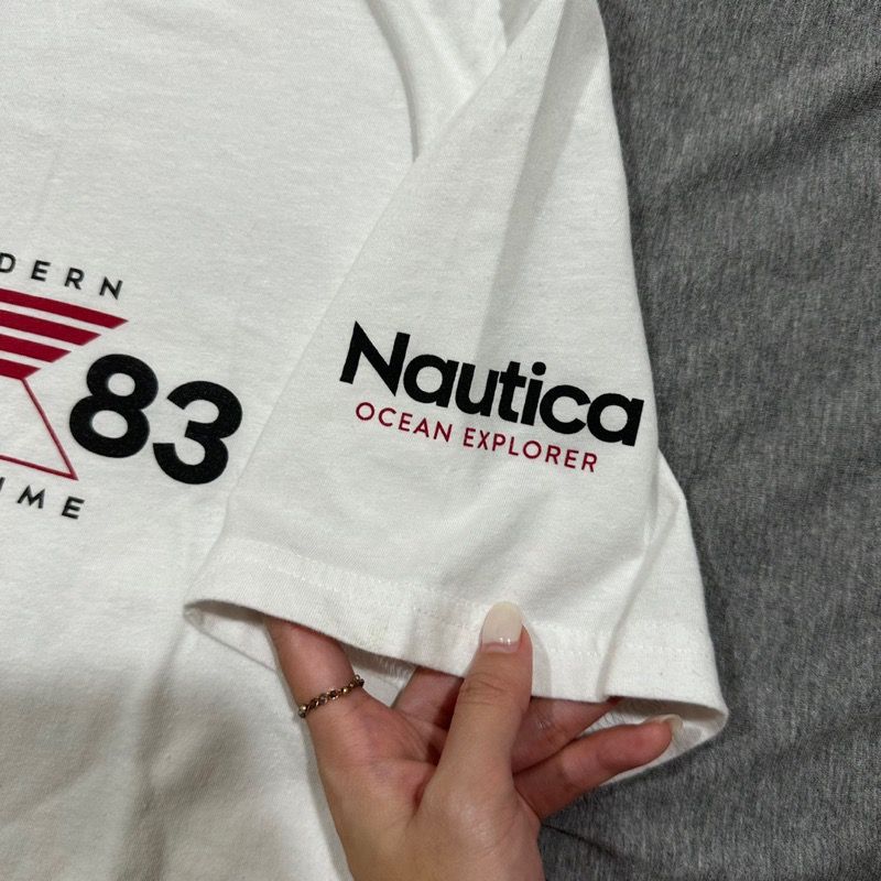 男生二手轉售 專櫃購入｜Nautica 經典字母logo 短袖T恤 帆船品牌 白M, 他的時尚, 上衣與西裝, T恤、Polo衫在旋轉拍賣