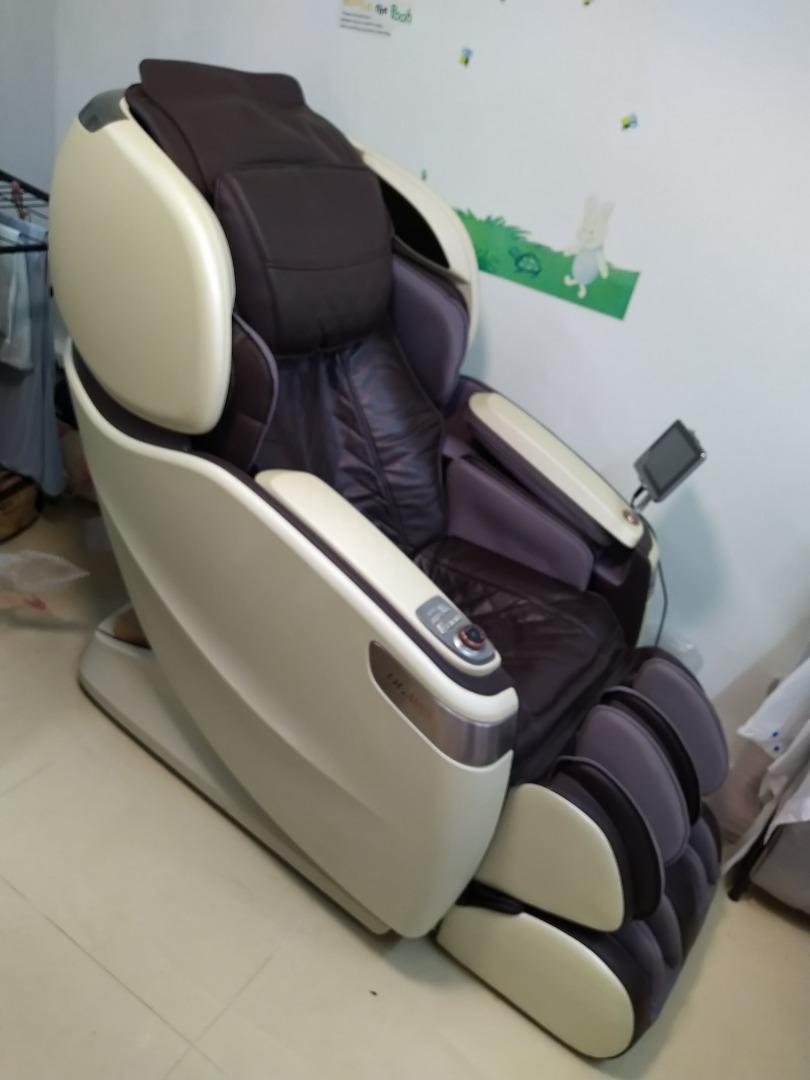 急放按摩椅 Ogawa Massage chair 按摩椅 原價$4萬+ OG7598包送貨 九成新 御手溫感大師椅, 傢俬＆家居, 傢俬, 椅子 - Carousell