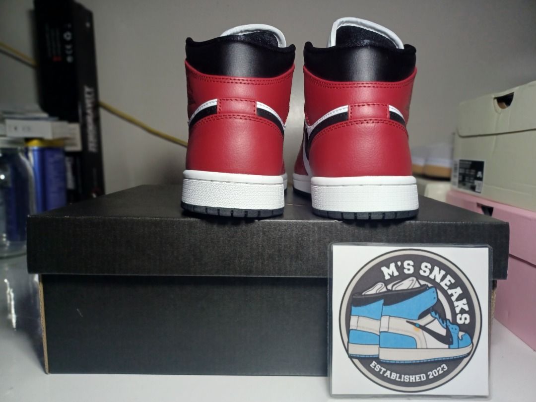 Air Jordan 1 Mid Chicago Toe, Men's Fashion, Footwear, Sneakers on ...