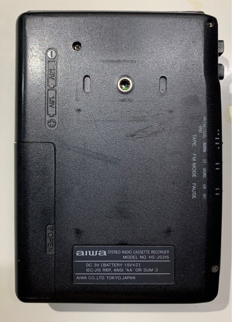 Aiwa cassette Walkman JS315, Audio, Portable Music Players on Carousell