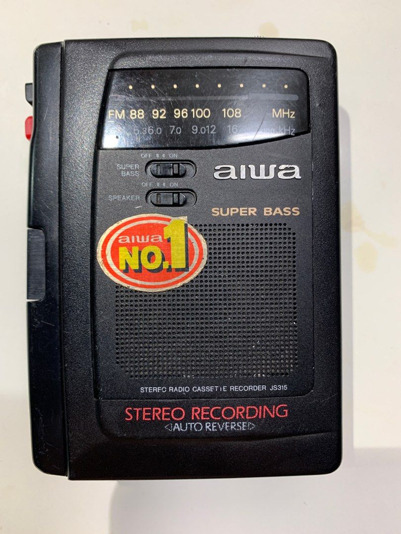 Aiwa cassette Walkman JS315, Audio, Portable Music Players on Carousell