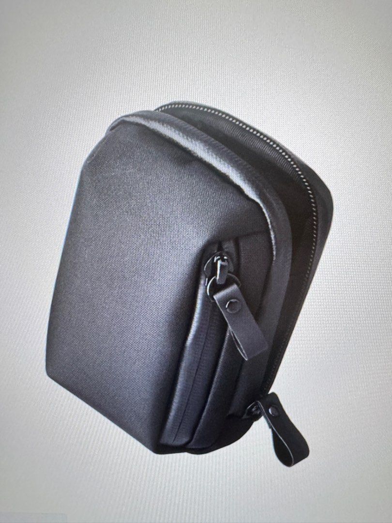 Alpaka Metro Pouch, Luxury, Bags & Wallets on Carousell