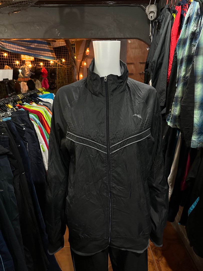 Anta Windbreaker, Men's Fashion, Coats, Jackets and Outerwear on Carousell