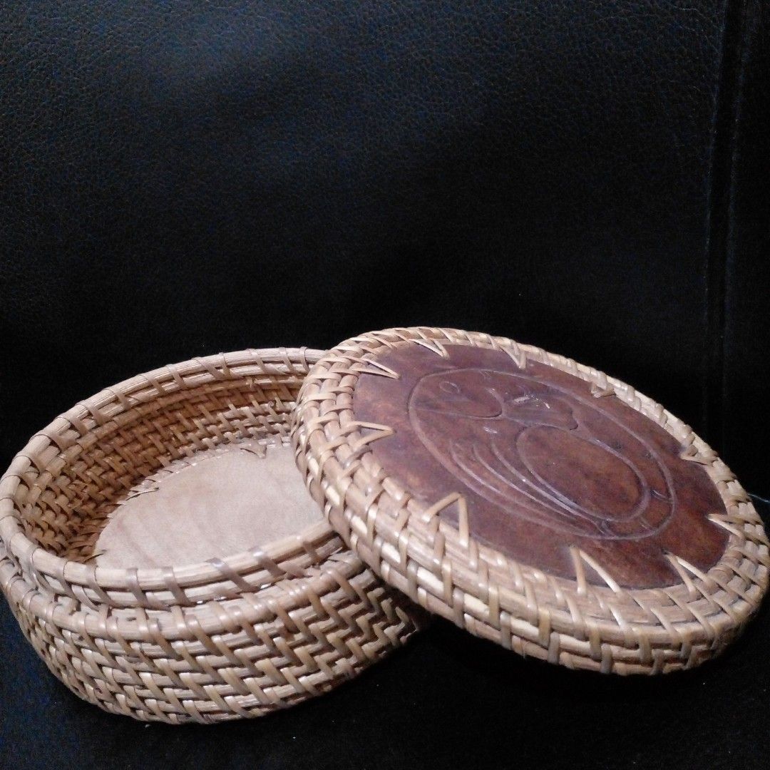 Anyaman rotan etnik, Antik, Lainnya di Carousell