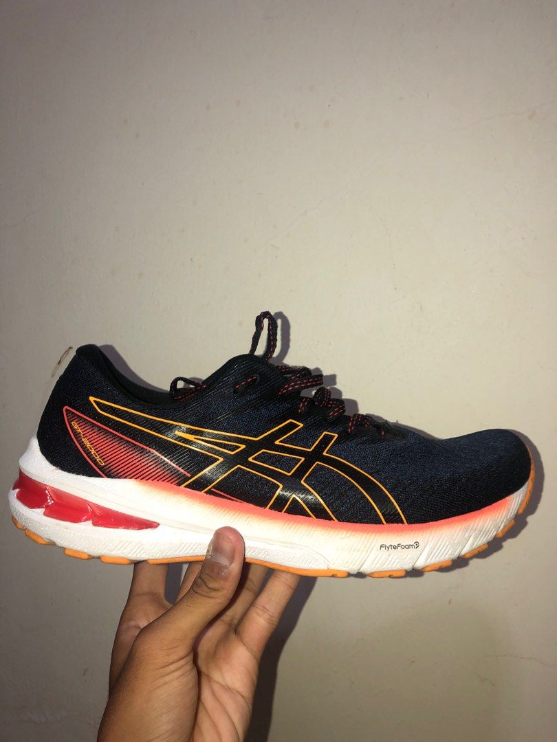 ASICS GT2000 10, Men's Fashion, Footwear, Sneakers on Carousell