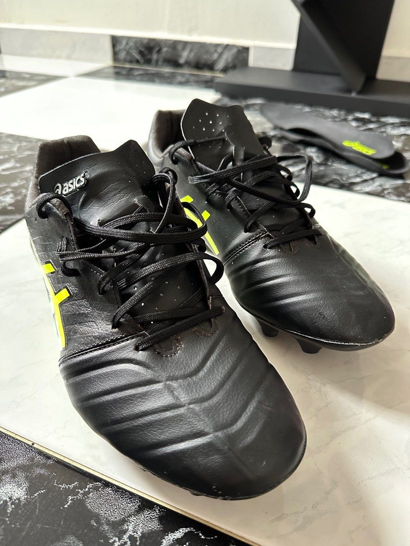 ASICS DS Light Club Soccer Boots, Men's Fashion, Footwear, Boots on ...