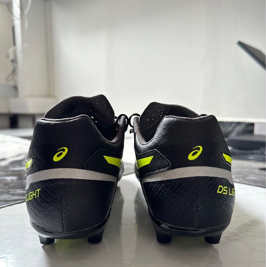 ASICS DS Light Club Soccer Boots, Men's Fashion, Footwear, Boots on ...