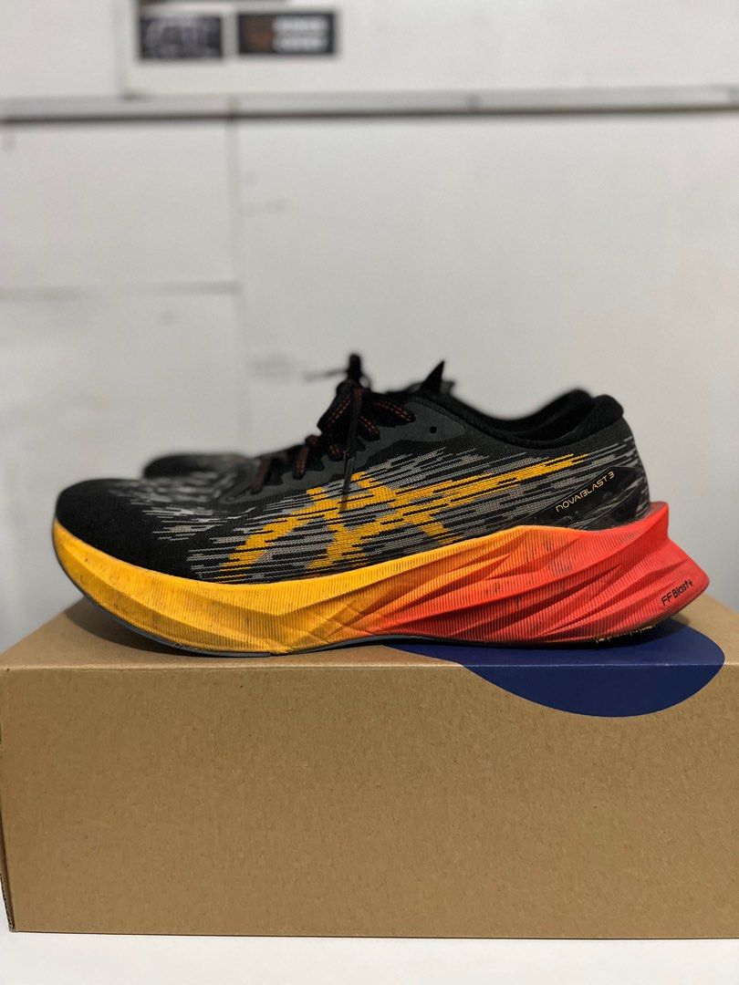 Asics Novablast 3, Men's Fashion, Footwear, Sneakers on Carousell